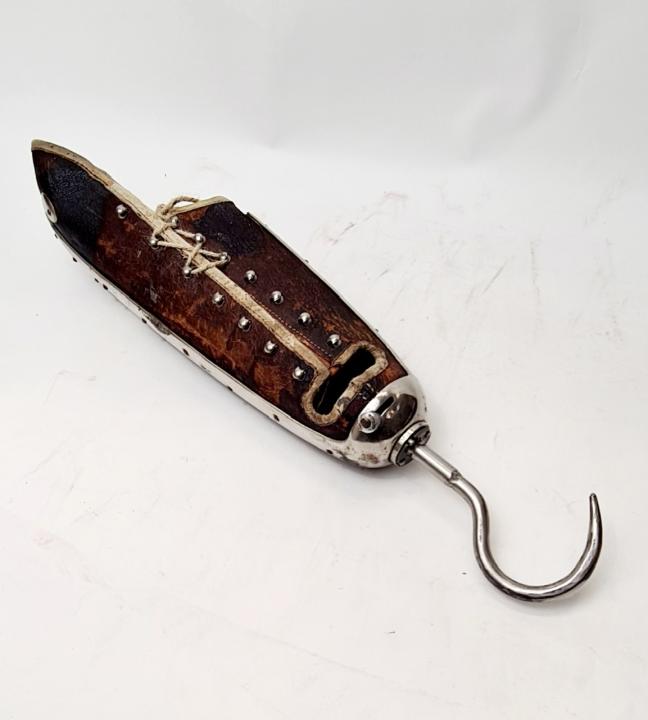 prosthetic arm with hook | CURIOUS SCIENCE