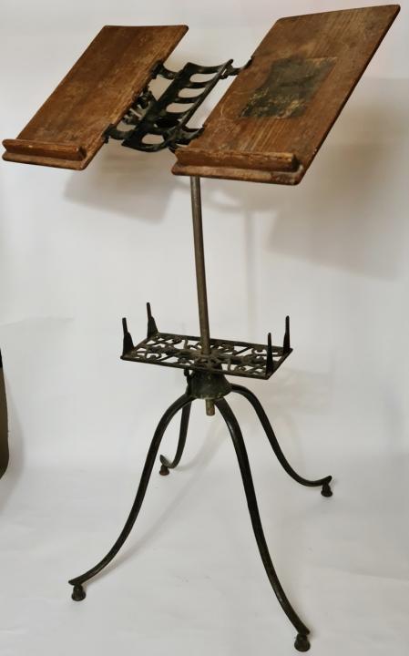 Victorian Book Stand | CURIOUS SCIENCE