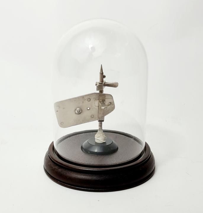 Leeuwenhoek Microscope Under Glass Dome | CURIOUS SCIENCE