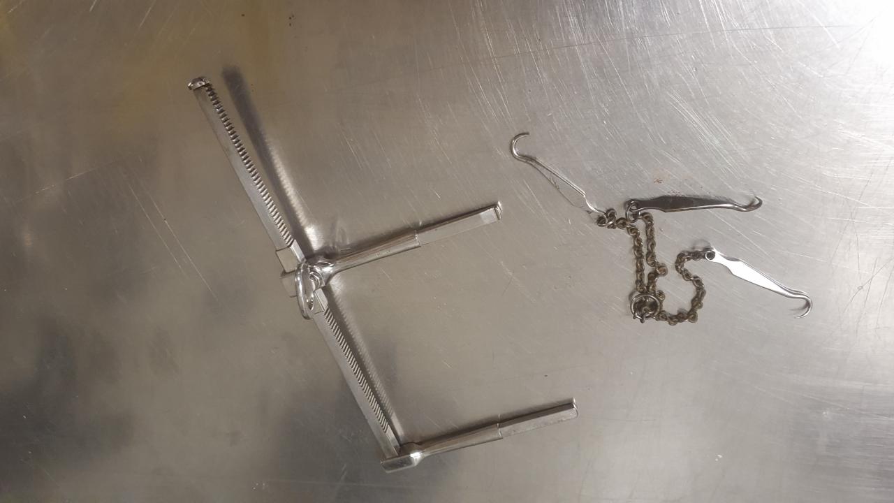 Retractor silver | CURIOUS SCIENCE