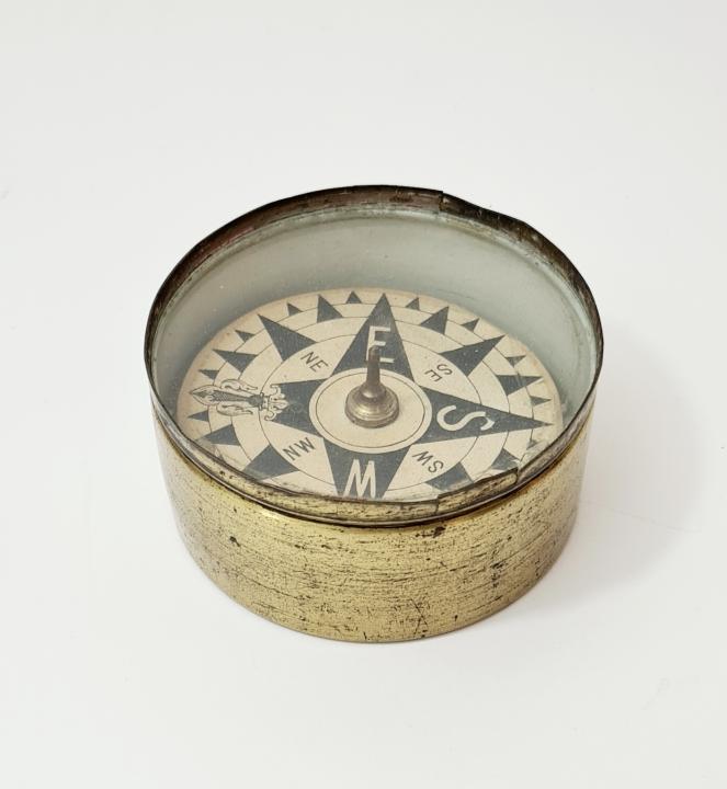 Compass | CURIOUS SCIENCE