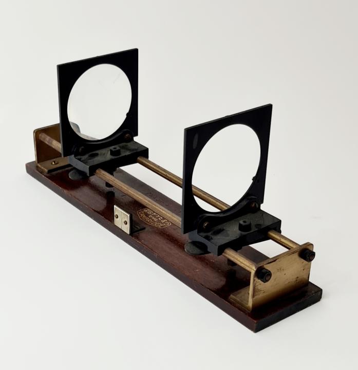 Lens Demonstration Apparatus | CURIOUS SCIENCE