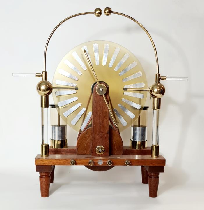 Wimshurst Machines | CURIOUS SCIENCE