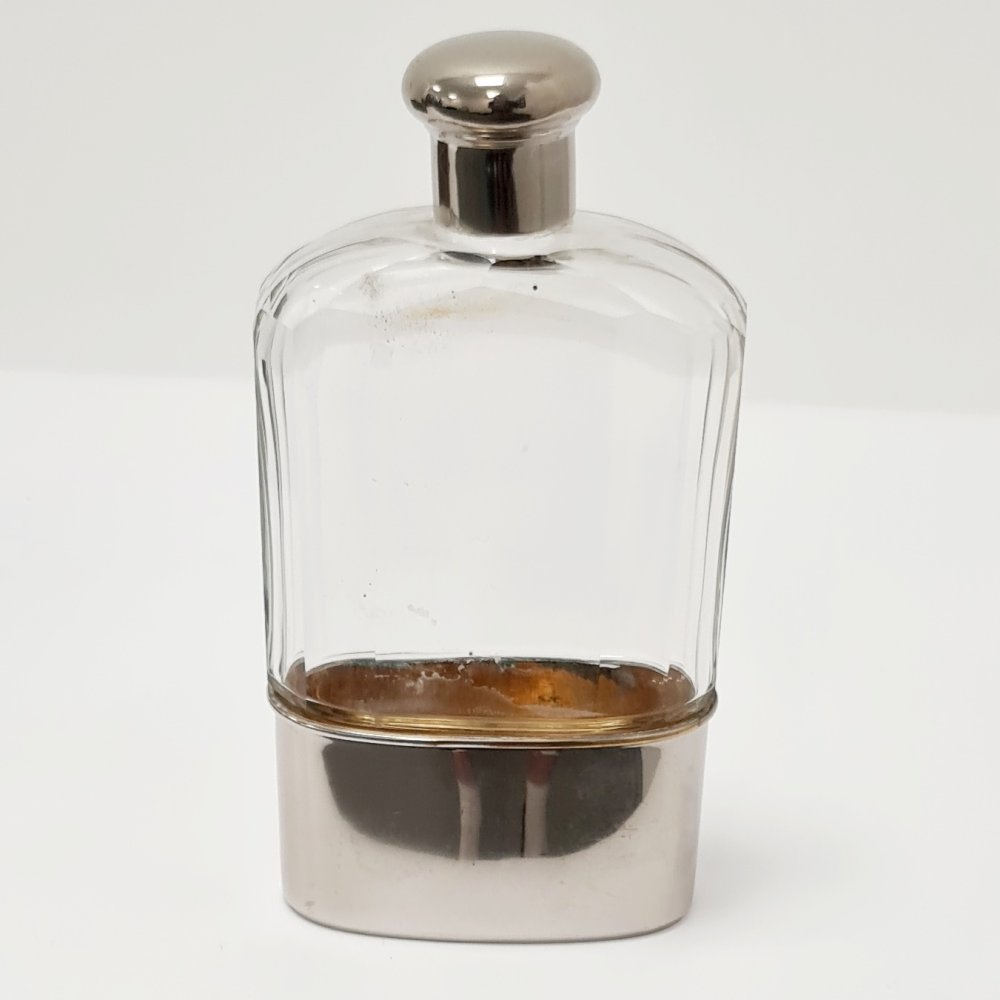 Brandy Flask | CURIOUS SCIENCE