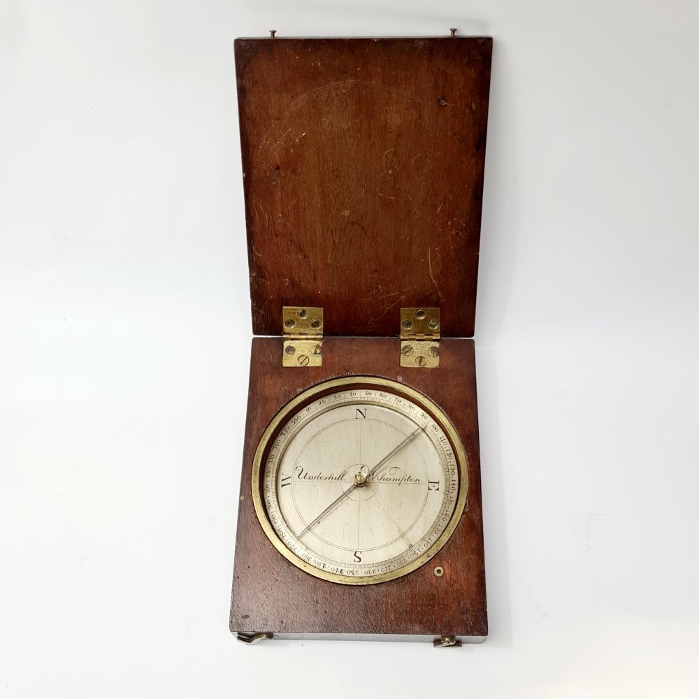 Wooden Cased Brass Magnetic Compass | CURIOUS SCIENCE
