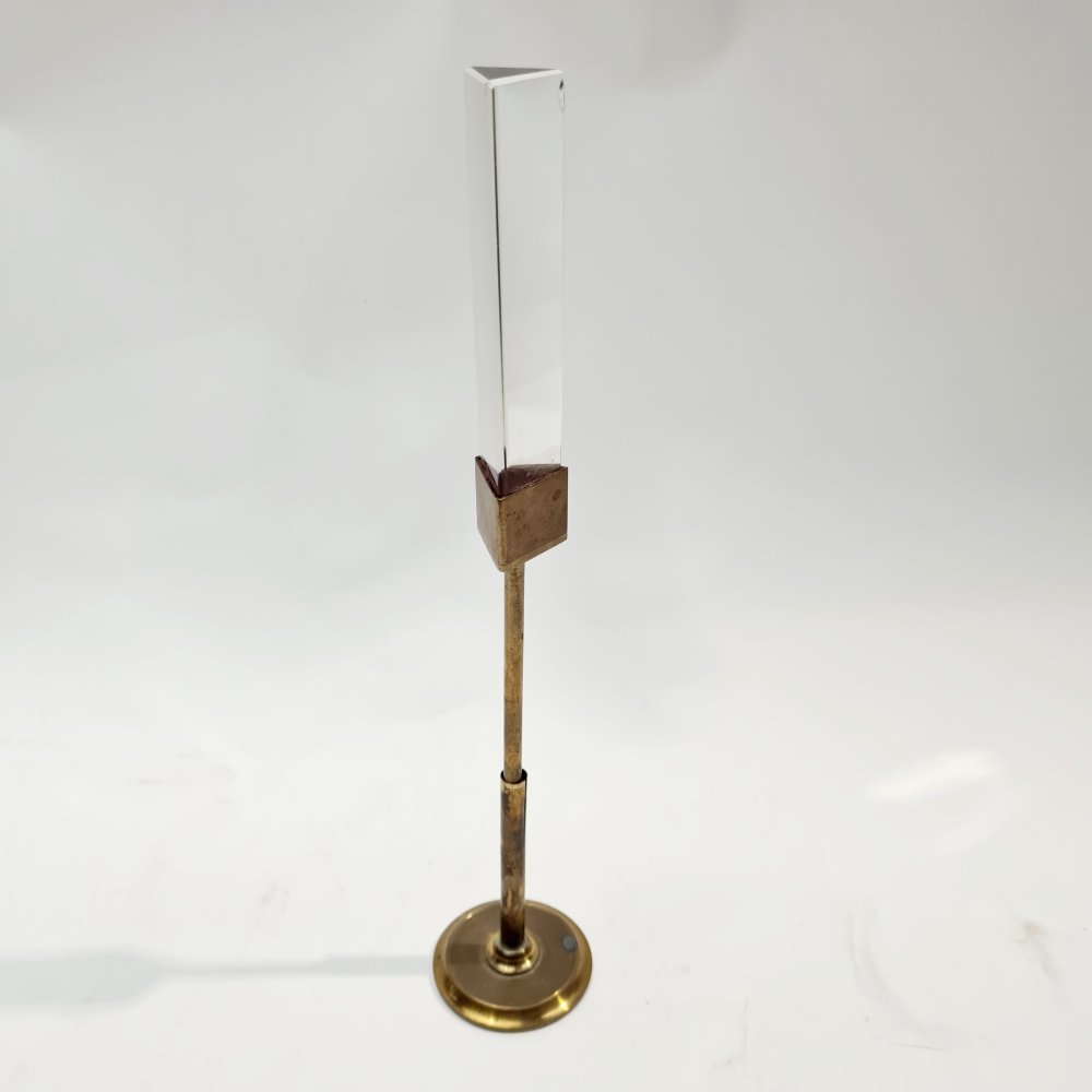Prism on Stand | CURIOUS SCIENCE