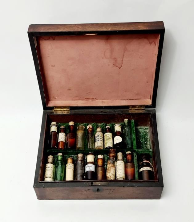 Mahogany Cased Homeopathic Set | CURIOUS SCIENCE