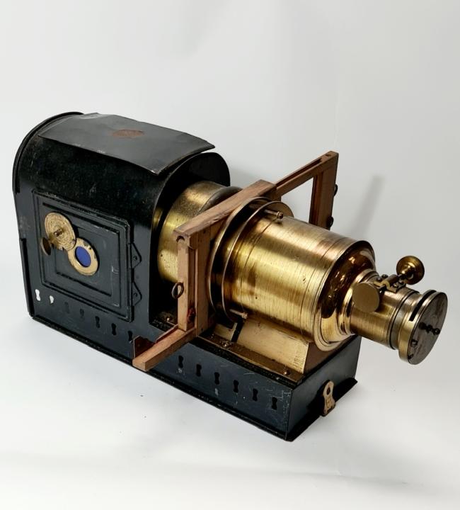 Vintage Magic Lantern | CURIOUS SCIENCE
