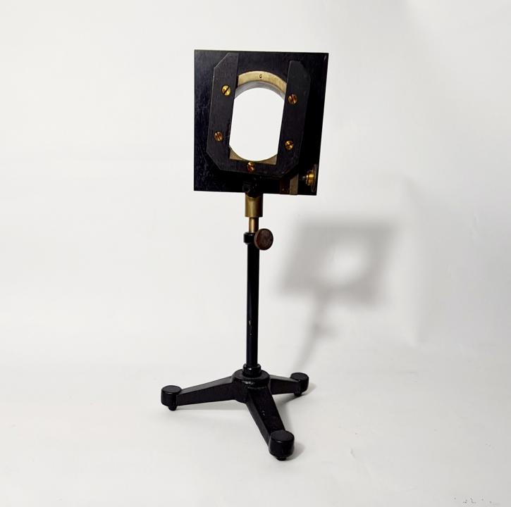 Lens Holder On Stand | CURIOUS SCIENCE