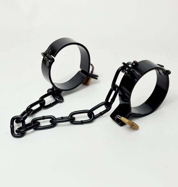 Double Manacle / Restraint | CURIOUS SCIENCE