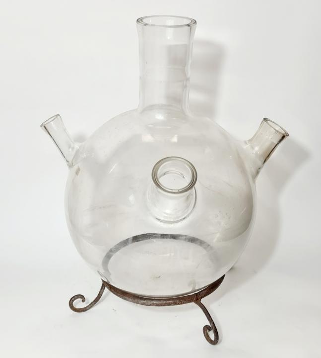Large Spherical Flask On Iron Tripod | CURIOUS SCIENCE