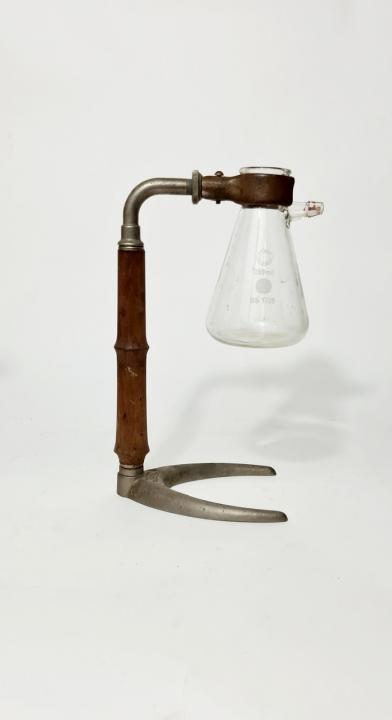 Conical Flask on Stand | CURIOUS SCIENCE