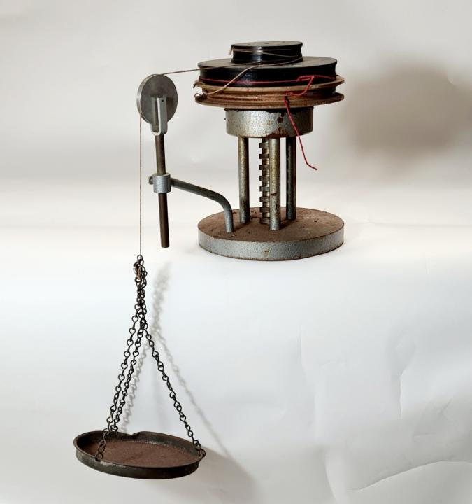 Gravitational Force Experiment | CURIOUS SCIENCE