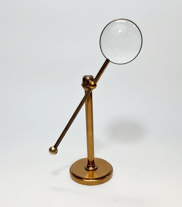 Bullseye Lens On Articulated Brass Stand | CURIOUS SCIENCE