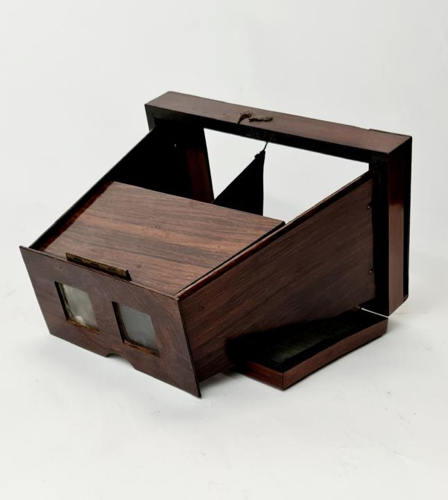 Stereo Viewer | CURIOUS SCIENCE