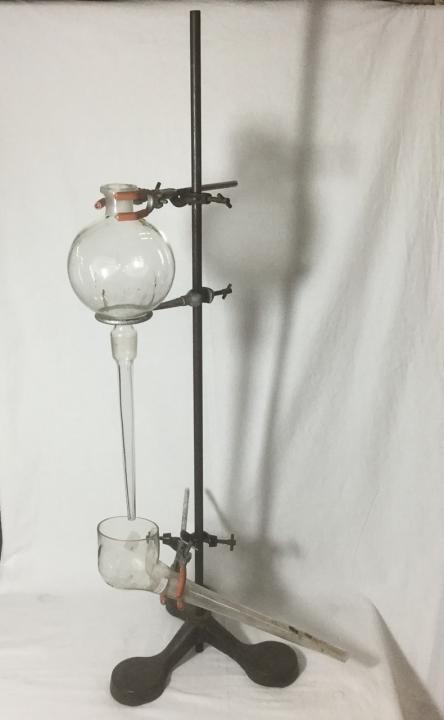 Laboratory Setup (stock photo) | CURIOUS SCIENCE