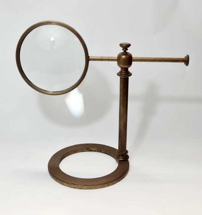 Brass Cantilever Magnifying Glass | CURIOUS SCIENCE