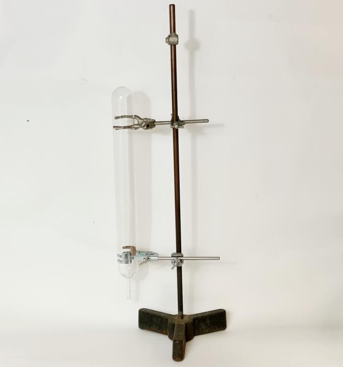 Laboratory Setup (stock photo) | CURIOUS SCIENCE