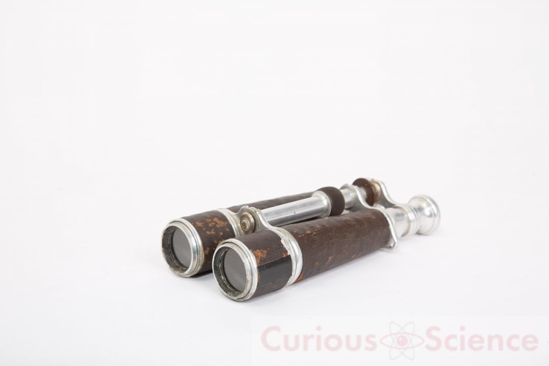 Binoculars | CURIOUS SCIENCE