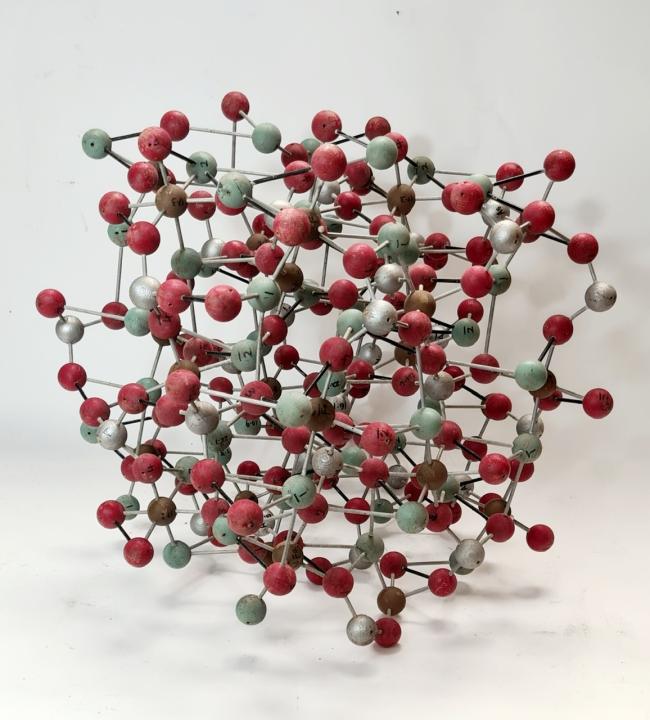 Large Molecular Model | CURIOUS SCIENCE