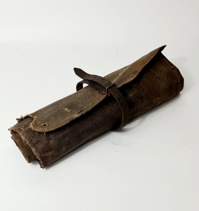 Aged Tool Roll | CURIOUS SCIENCE