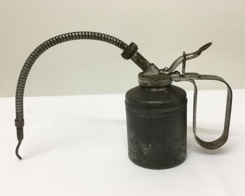 Oil can | CURIOUS SCIENCE