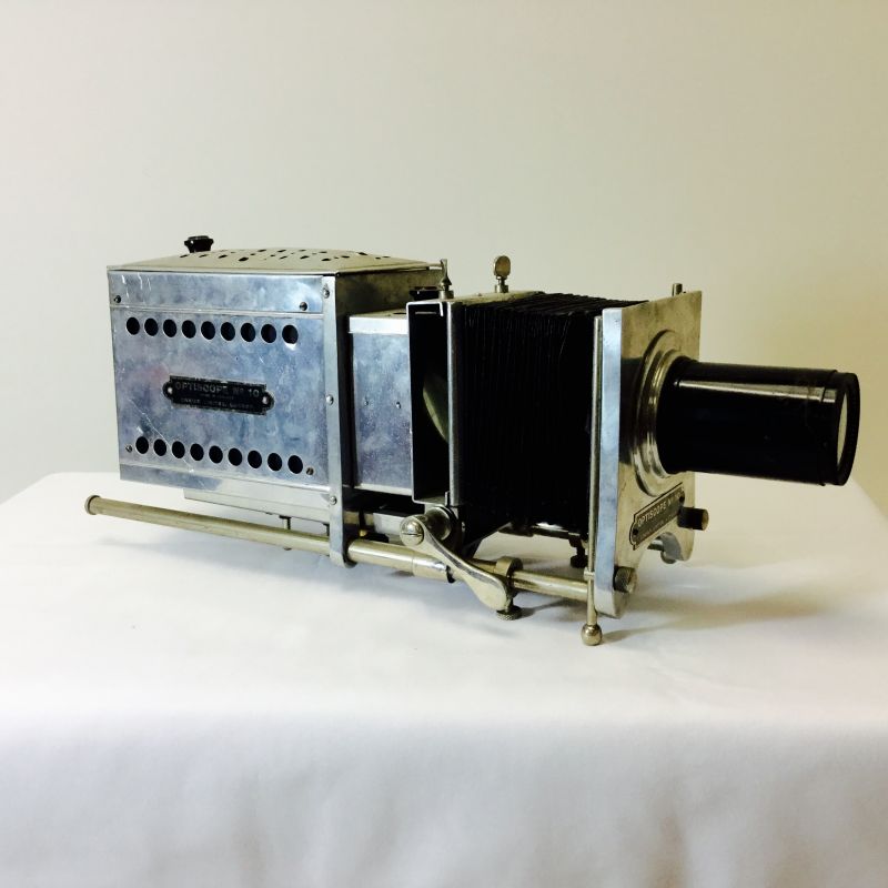 Early projector | CURIOUS SCIENCE