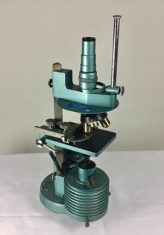 Laboratory microscope | CURIOUS SCIENCE