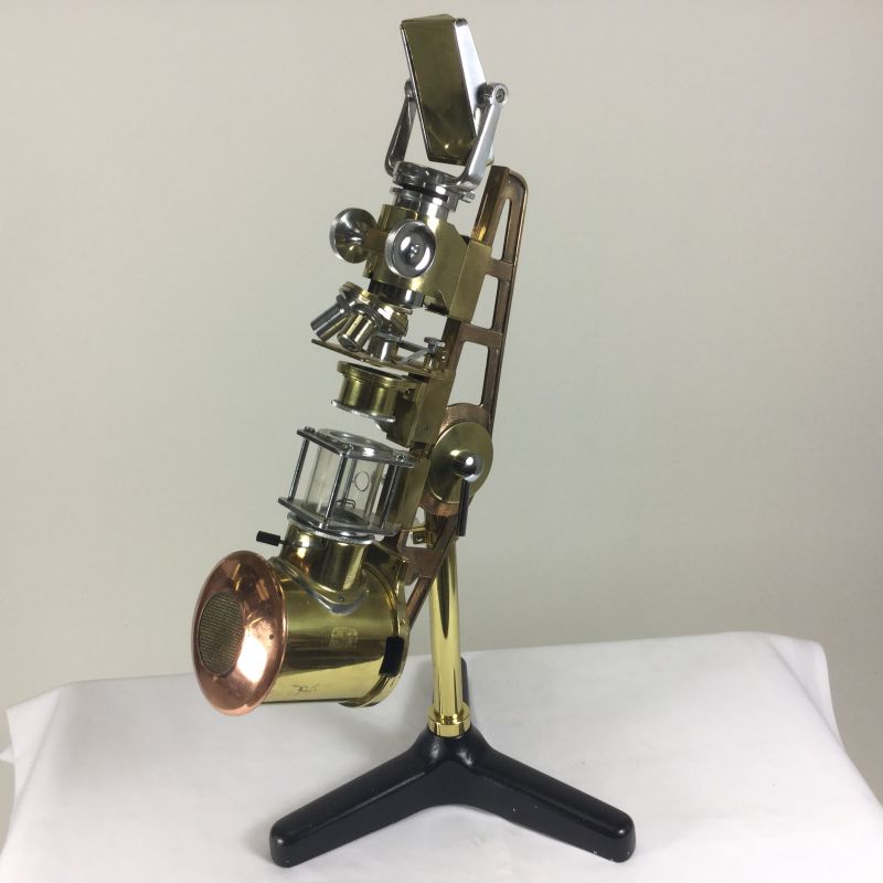 Large brass microscope | CURIOUS SCIENCE