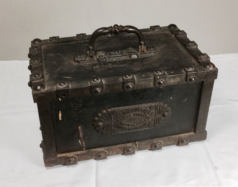 Iron lock box | CURIOUS SCIENCE