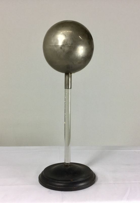 Electrostatic conductor | CURIOUS SCIENCE