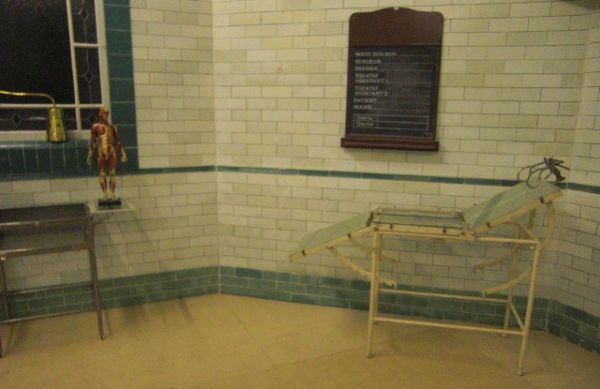 Victorian Operating Theatre with Operating Table | CURIOUS SCIENCE